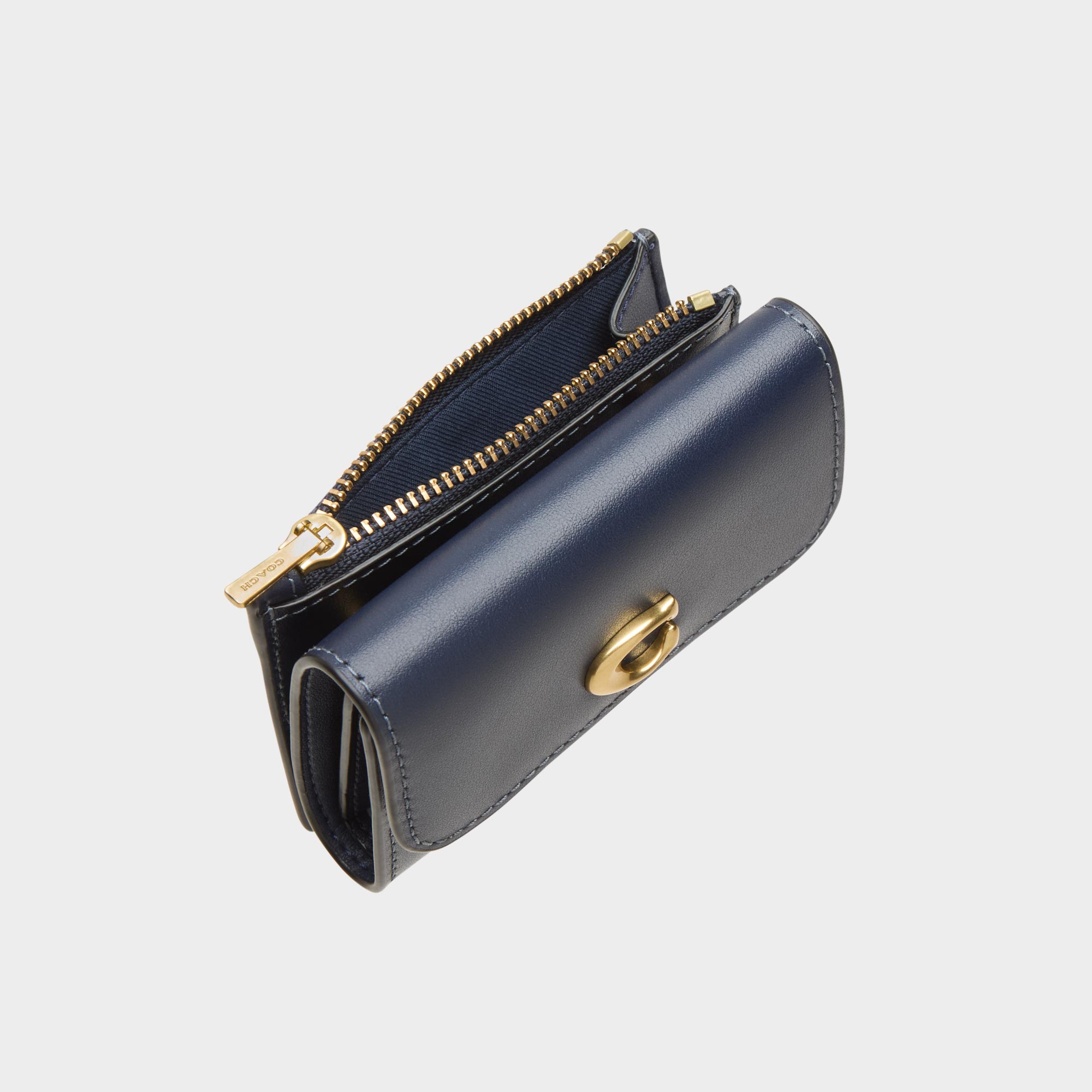 COACH Essential Small Wallet