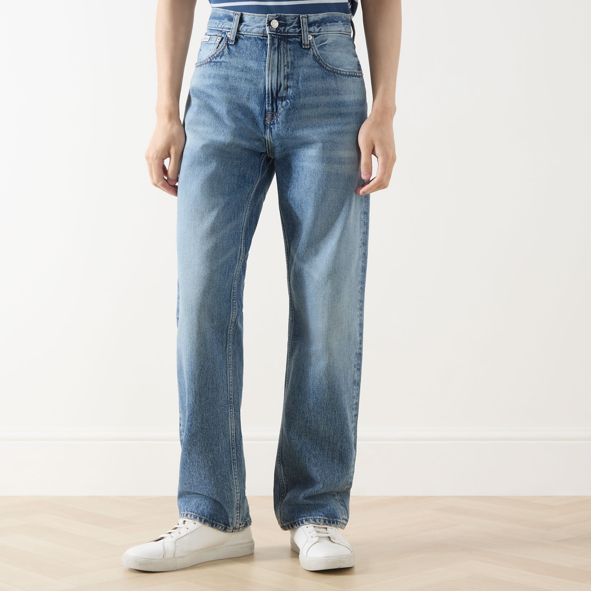 90s Mid-Rise Straight Leg Jeans