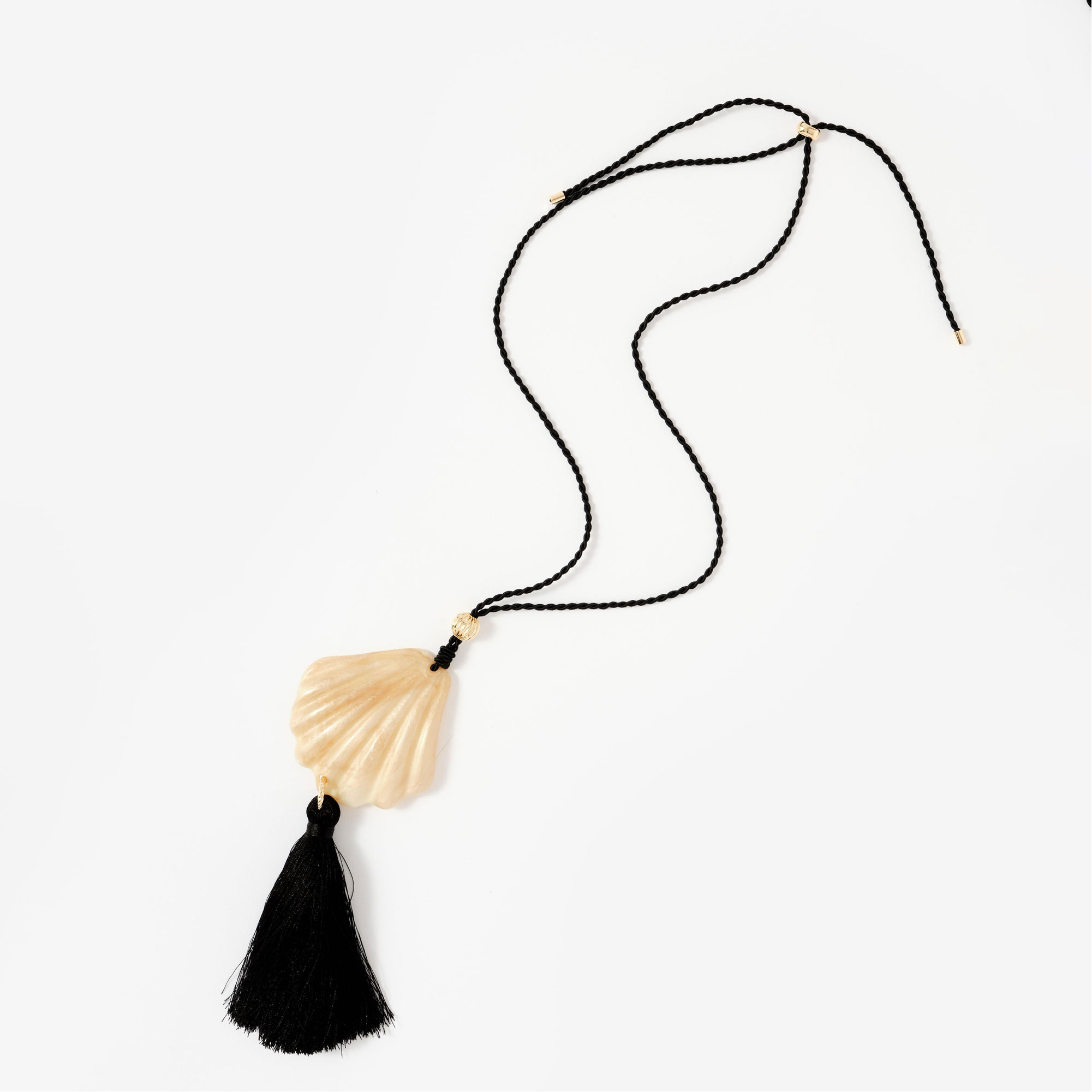 Shell Tassel Pendant Necklace