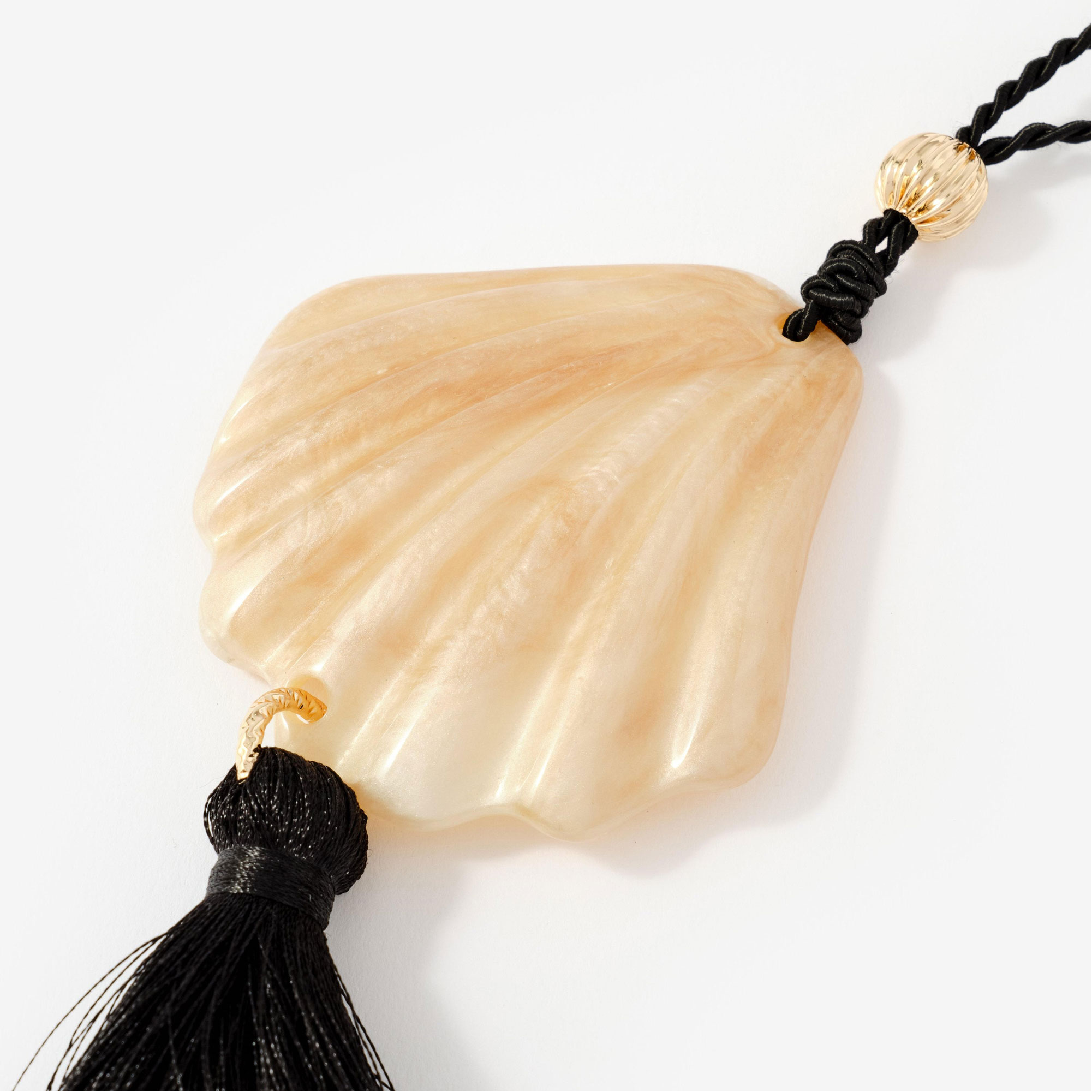Shell Tassel Pendant Necklace