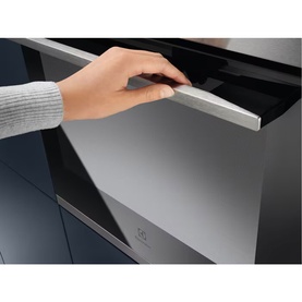ELECTROLUX 500 SurroundCook Built-In Single Oven 72L Stainless Steel